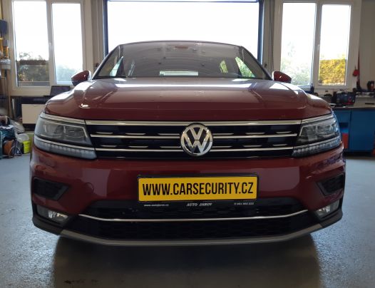 VW Tiguan instalace VAM R1 | CarSecurity.cz